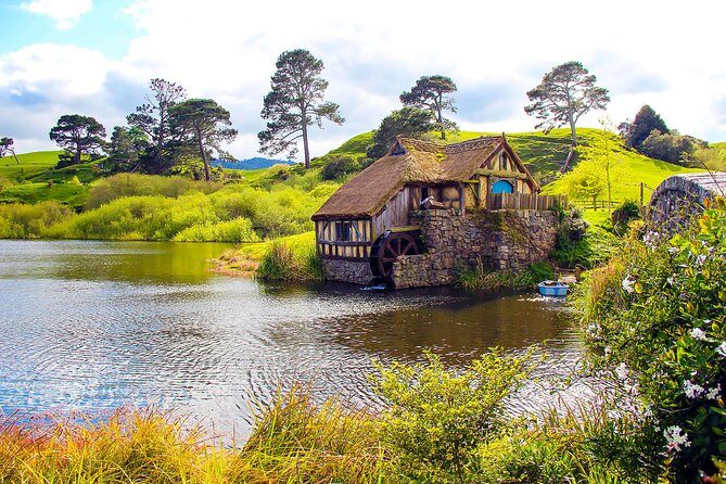 3 Day Waitomo Caves, Hobbiton Movie Set and Rotorua Tour from Auckland - Who Is This Tour Best For?