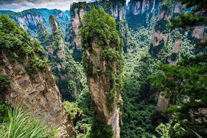 3-Day Zhangjiajie Panoramic Highlights Tour - Day 3: The Pinnacle of Scenic Marvels — Tianmen Mountain & Baofeng Lake