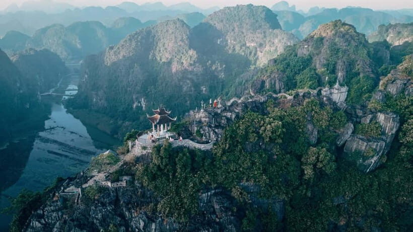 3 Days Hanoi, Ninh Binh, Ha Long Bay Highlights Tour - Exploring Hanoi: A Bustling Cultural Center