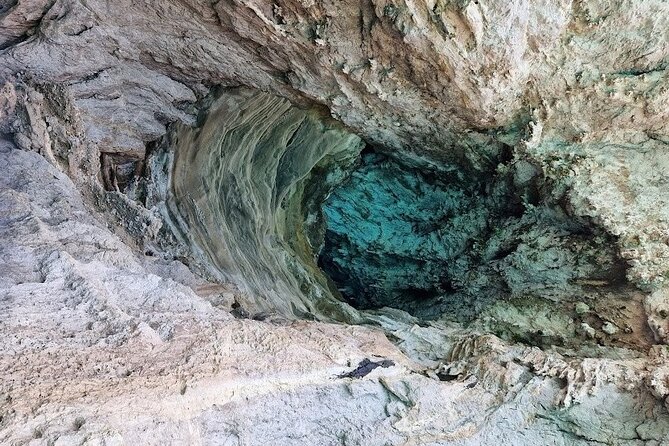 3 Hour Capri Private Boat Tour - Enjoying the Scenic Boat Ride