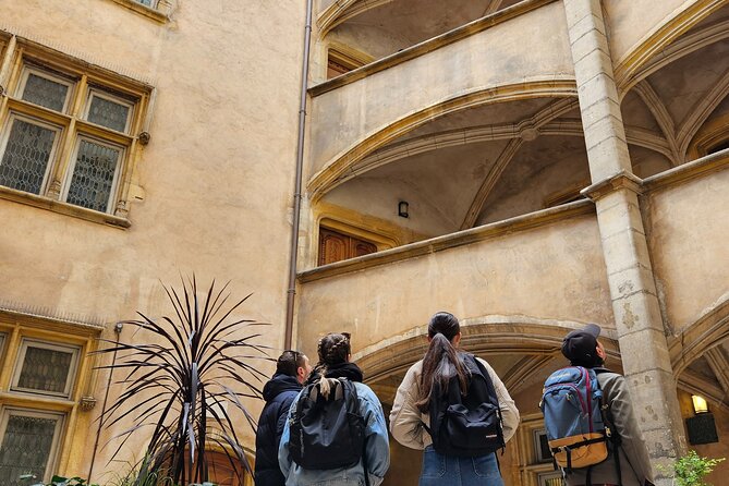 3-Hour Gourmet Tour of the Presquîle in Lyon - Who Should Consider This Tour?