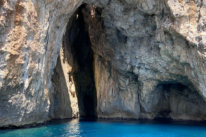 3-Hour Guided Boat Tour to the Caves in Santa Maria Di Leuca - Key Points