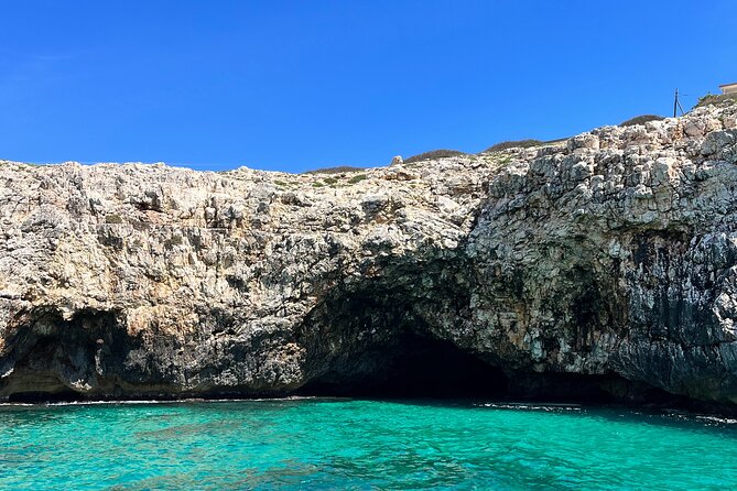 3-Hour Guided Boat Tour to the Caves in Santa Maria Di Leuca - Multilingual Support for International Guests