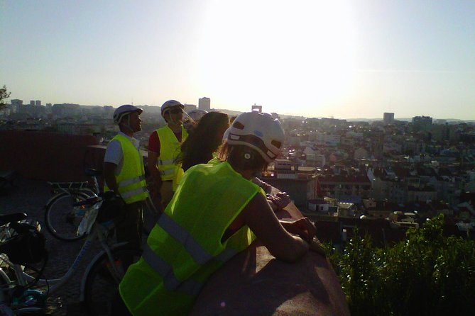 3-Hour Lisbon 7 Hills Electric Bike Tour - Group Size and Atmosphere