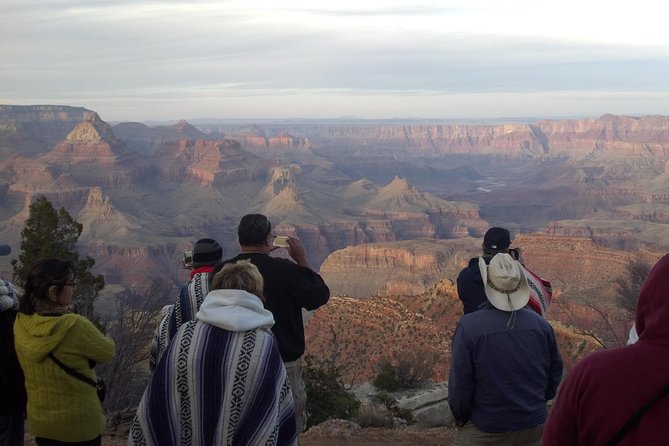 3 Hour Off-Road Sunset Safari to Grand Canyon with Entrance Gate Detour - The Guide and Group Dynamics