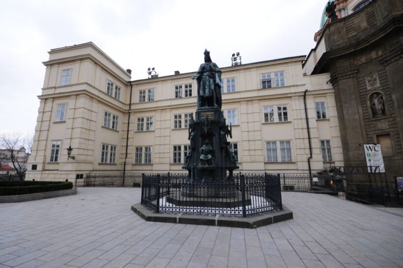 3-Hour Prague Castle & Interiors Tour - Who Will Enjoy This Tour?