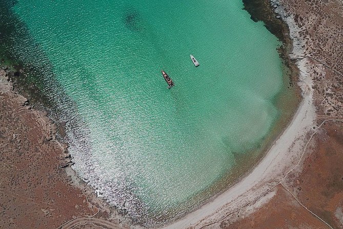 3 Hour Private Cruise: DELOS - RHENIA - Onboard Amenities and Services