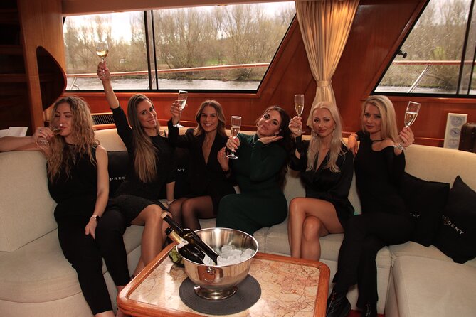 3-hour private cruise in Prague for 10 people - FAQ