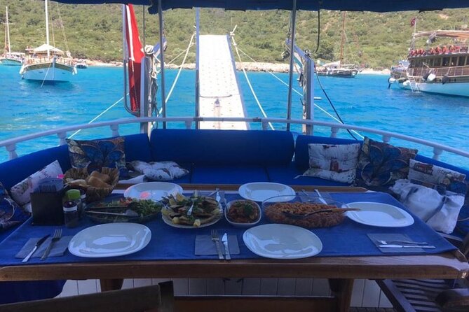 3-Hour Private Sunset Boat Tour With Dinner in Bodrum - Beverages and Amenities