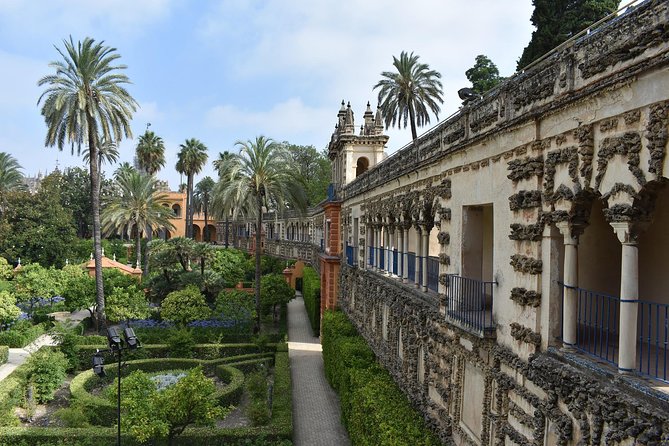 3-hour Seville Cathedral and Alcazar Skip-the-Line Combo Tour - Accessibility Features