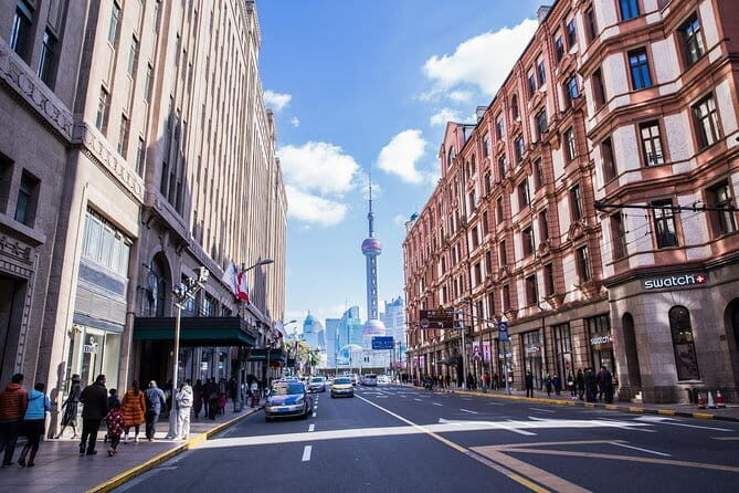 3-Hour Shanghai Art Deco Walking Tour With City Master - The Experience and Group Size