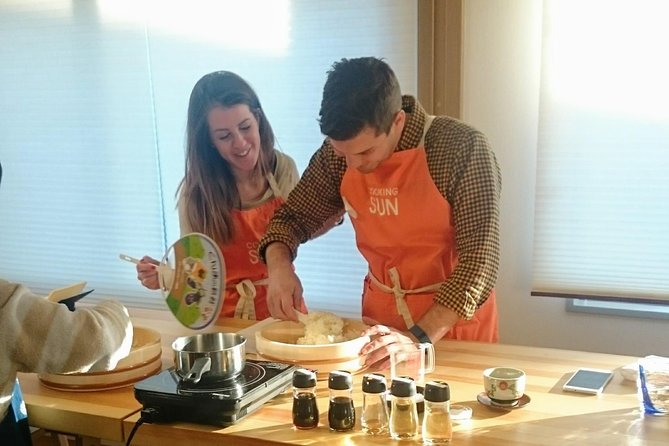 3-Hour Small-Group Sushi Making Class in Tokyo - Instructor and Class Size