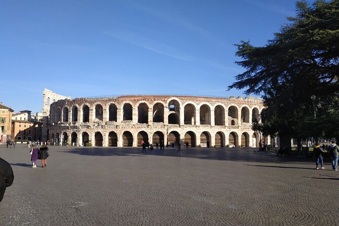 3-Hour Walking Tour With Guide Discovering Verona - Highlights of the Tour Experience