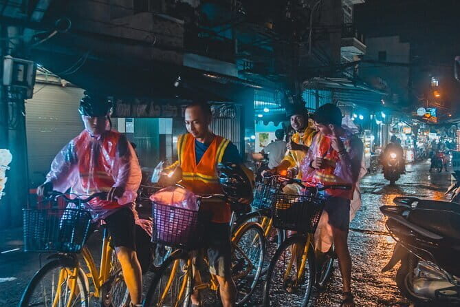 3 Hours Cycling Street Food Night Ride in Ho Chi Minh City - What to Expect at Each Stop