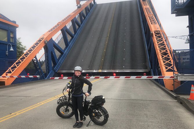 3 Hours Electric Bike Tour of Seattles Waterways, Nature and Neighborhoods - Unique Neighborhoods Explored