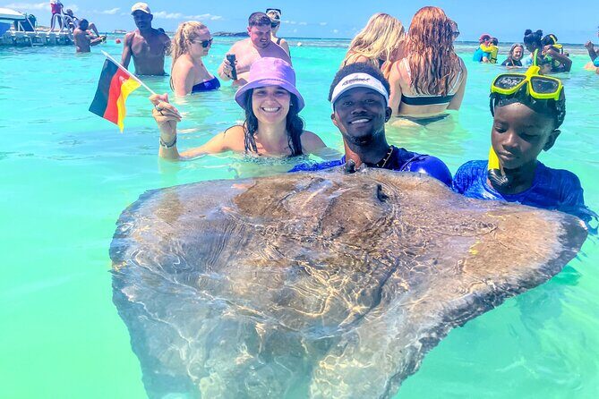 3-Hours Eye-Opening Stingray City Antigua - Transfer R/T included - Flexibility and cancellation policy
