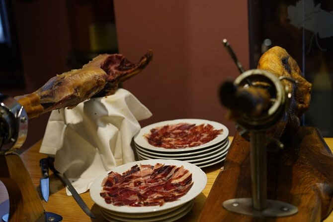 3 Hours Malaga Tapas Crawl Tour by Food Lover Tour - Camaraderie Among Participants