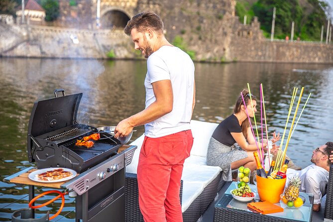 3-hours Prague Private Boat Cruise Beer or Prosecco Unlimited - Accessibility and Participation