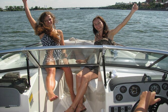 3 Hours Private Breathtaking Como Lake Boat Tour - Meeting Point and Inclusions