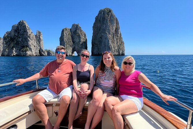 3 Hours Private Capri Boat Tour With Pasta and Prosecco - Meeting Point and Accessibility