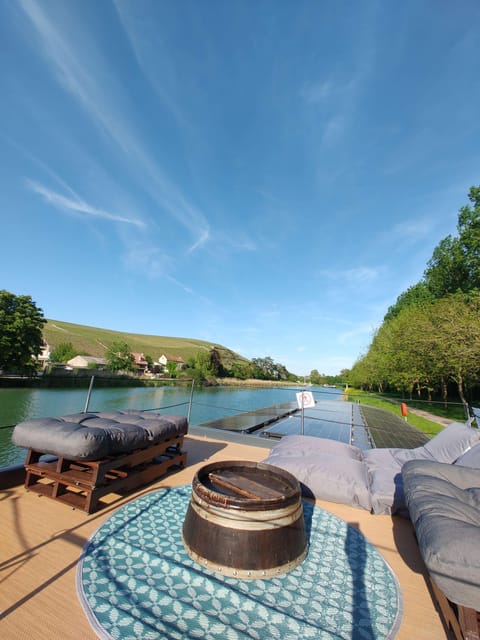 3 Hours Semi Private Solar Boat Cruise in Champagne - FAQ