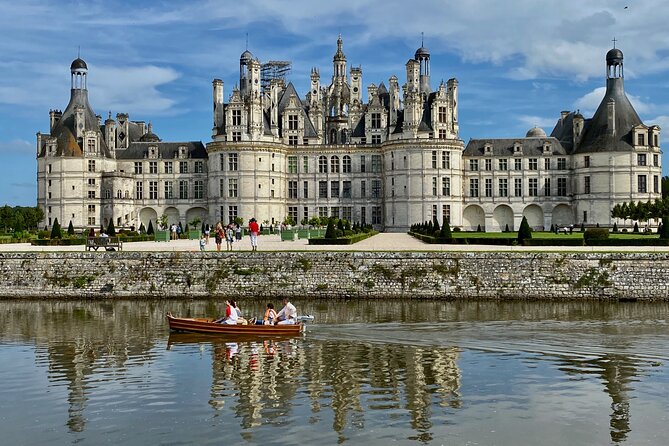 3 Loire Castles Live Guided Small Group Trip by Minivan Winery - Inclusions and Amenities