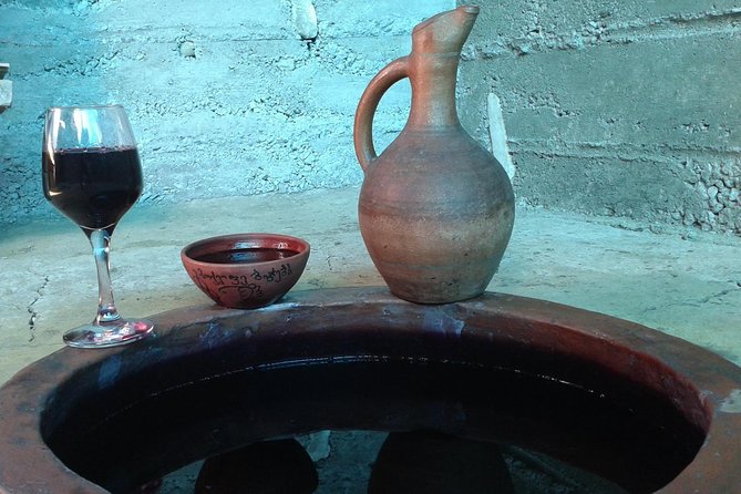 3 Organic Wineries Private Day Trip to Wine Province With Lunch and Tastings - Pickup and Accessibility Details