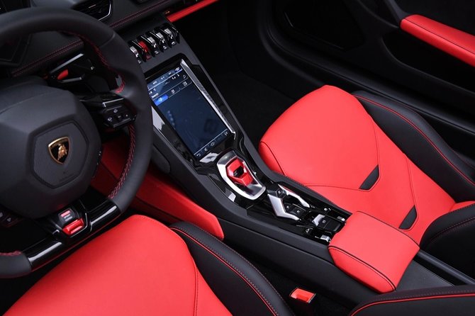 30min Driving Tour: Explore Hollywood in Lamborghini - Who Is This Tour Best For?