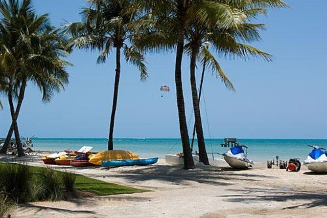38' Private Luxury Sunset Charter w. Music & Drinks, up to 13 ppl - Why Consider a Private Luxury Boat in Key West?
