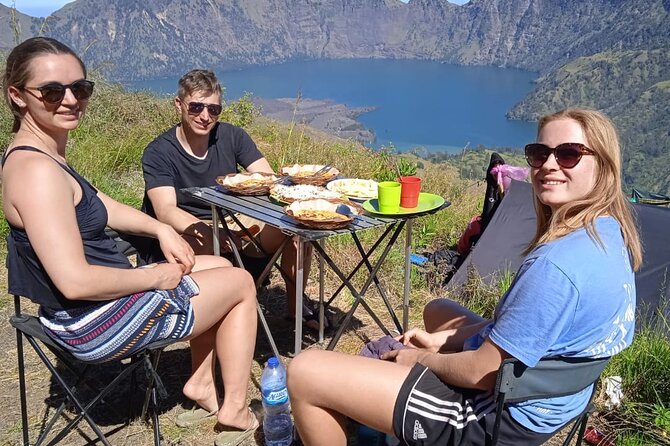 3D 2N Mount Rinjani Trekking Tour To Summit And Lake - Authenticity and Traveler Feedback