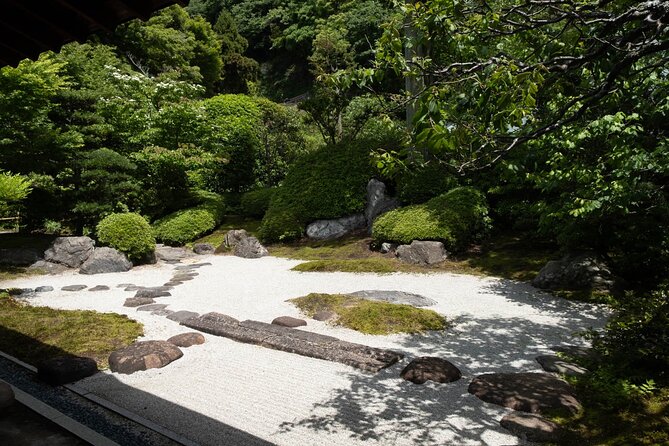 3h Private Tour With a Local Photographer - Key Points