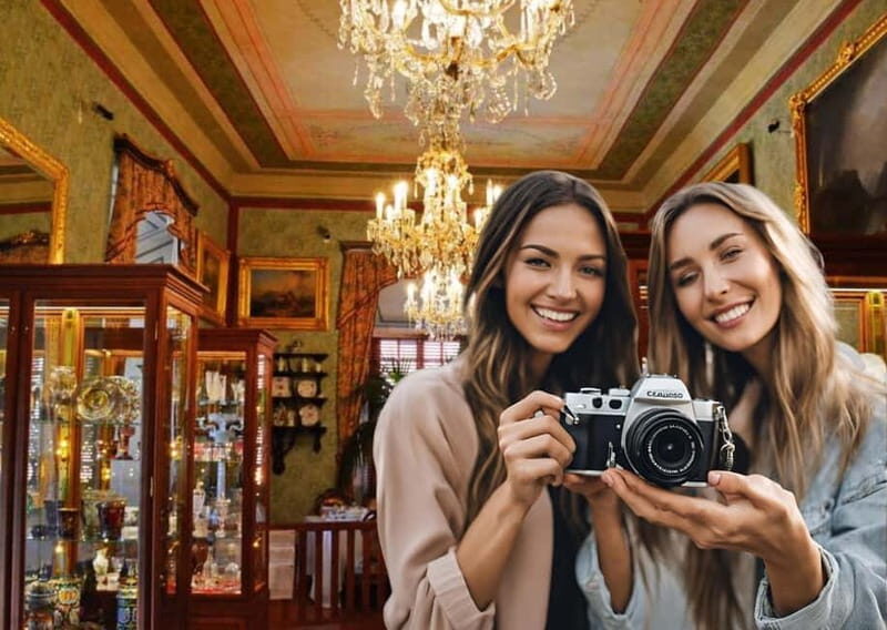 3h Royal Castle Tour, Interior, Pralines, Coffee & Dessert - Key Points