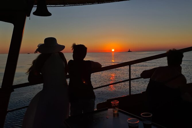 3hours all inclusive Sunset&Dolphin Tour from Medulin on Sandra - Key Points