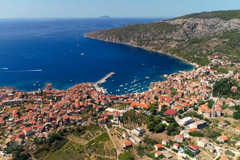 4 Caves & Komia Private Speedboat Tour from Split - Practical Tips for Travelers