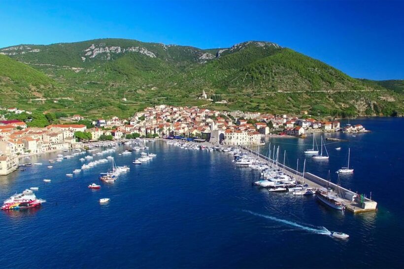 4 Caves & Komia Private Speedboat Tour from Split - FAQ