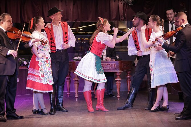 4 Course Dinner Cruise With Operetta and Folk Show - Preparing for the Cruise
