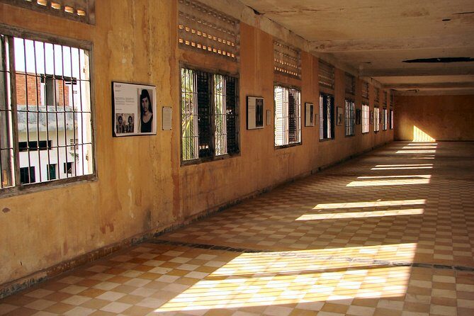 4-day Phnom Penh Siem Reap Angkor temples Floating village - FAQ: Practical Questions About the Tour