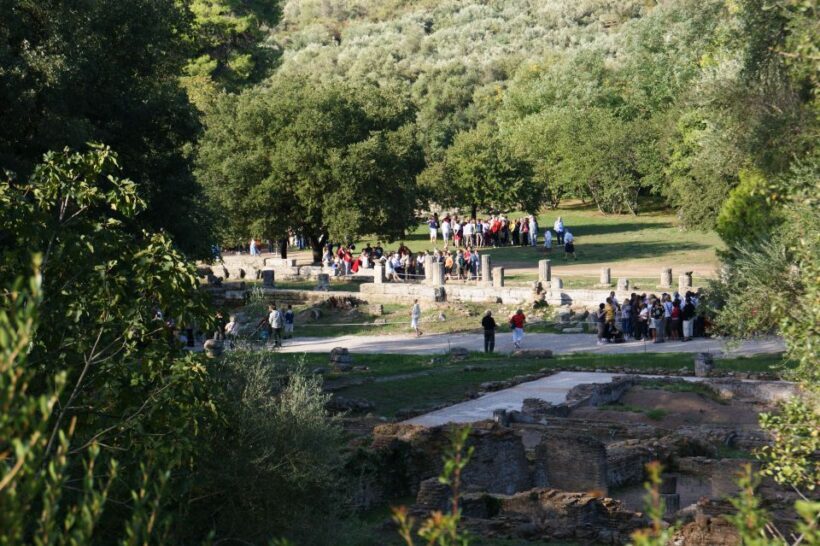 4-Day Tour of Mycenae, Epidaurus, Olympia, Delphi & Meteora - An Authentic Glimpse of Greece in Four Days