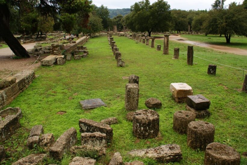 4-Day Tour of Mycenae, Epidaurus, Olympia, Delphi & Meteora - Exploring Delphi and the Mountain Village of Kalambaka