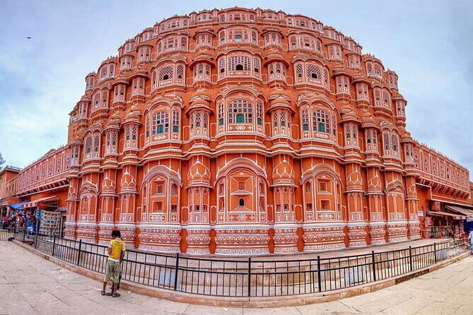 4 Days & 3 Night Golden triangle Honeymoon tour - Starting in New Delhi: The Gateway to India