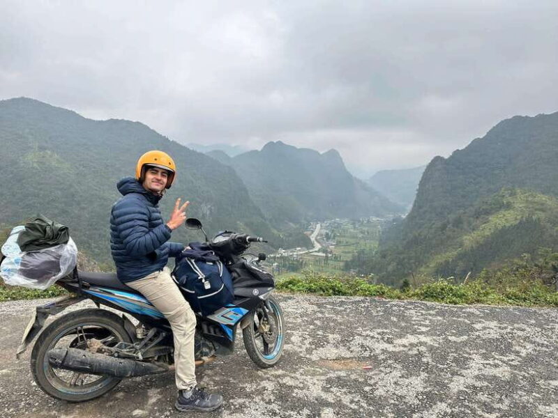 4 days Ha Giang LOOP DIVINITY Tour Self-riding - Day 1: Into the Wild Near the Chinese Border