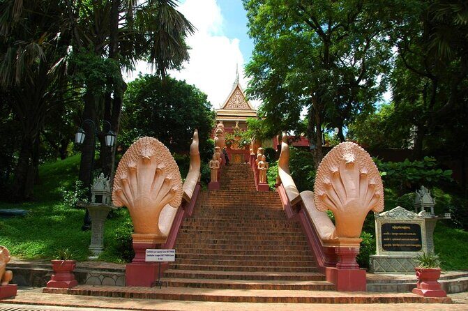 4 Days Private Guide Tour Phnom Penh to Siem Reap included domestic flight - Exploring Phnom Penh: From the Royal Palace to the Killing Fields