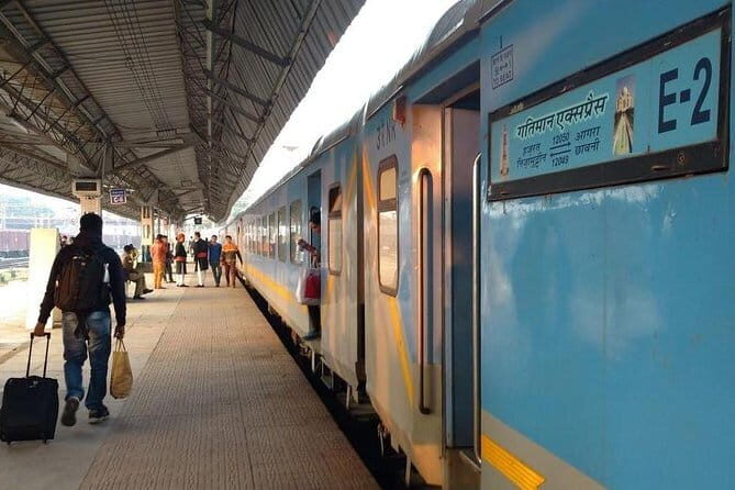 4-Days Tour of Delhi, Agra and Jaipur by Fast Air-Condition Trains - A Deep Dive into the 4-Day Golden Triangle