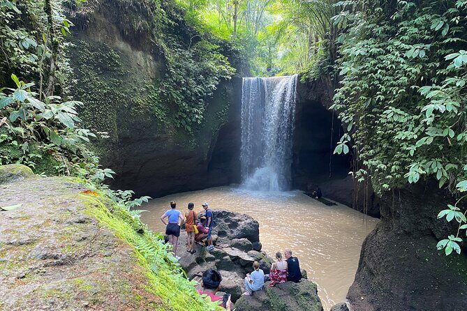 4 Easy Access Waterfalls Private Tour - FAQ