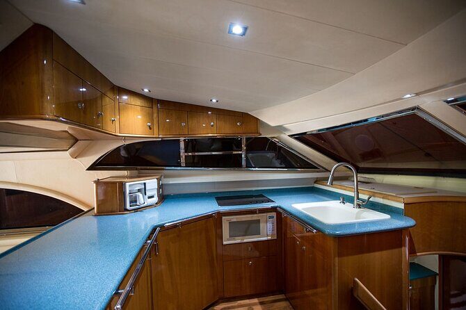 4 Hour - 60' Neptunus - Tulum, Playa del Carmen, Riviera Maya - FAQ