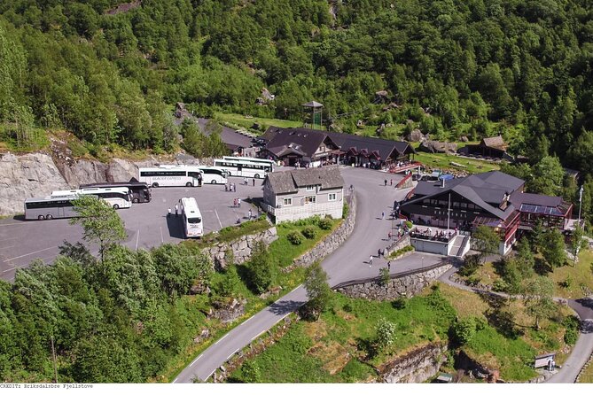 4 Hour Briksdal Glacier Tour in Briksdalsbreen Oldedalen - Key Points