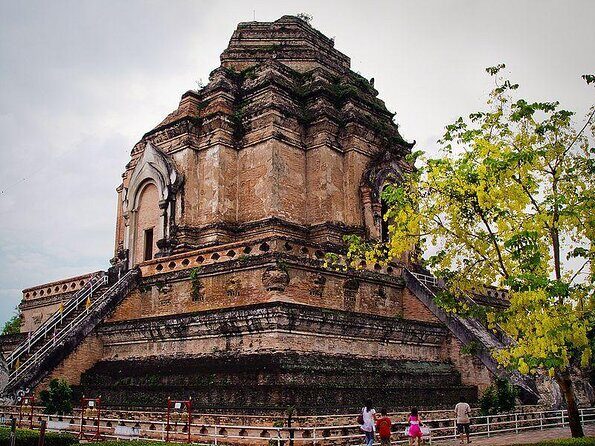4-Hour Evening Bike Tour of Old City Chiang Mai - Why This Bike Tour Stands Out