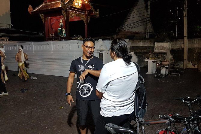 4-Hour Evening Bike Tour of Old City Chiang Mai - Detailed Breakdown of the Itinerary