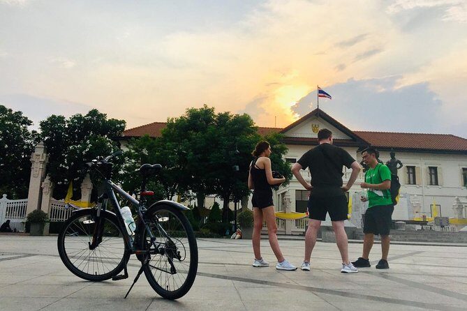 4-Hour Evening Bike Tour of Old City Chiang Mai - Final Thoughts: Who Will Love This Tour?