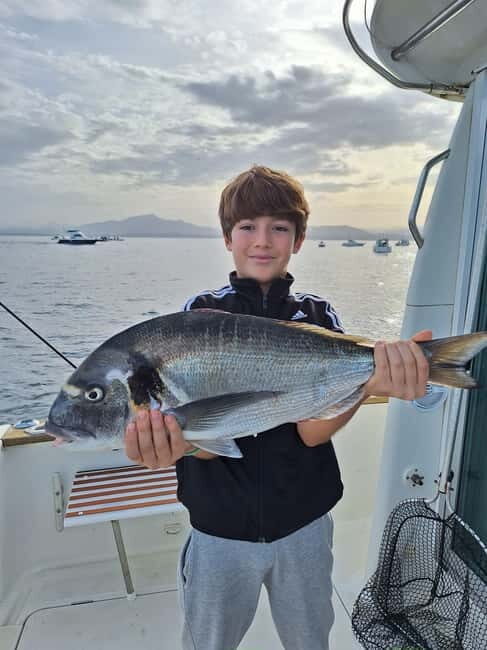 4-hour FISHING DAY by BOAT departing from Hondarribia - Analyzing the Value